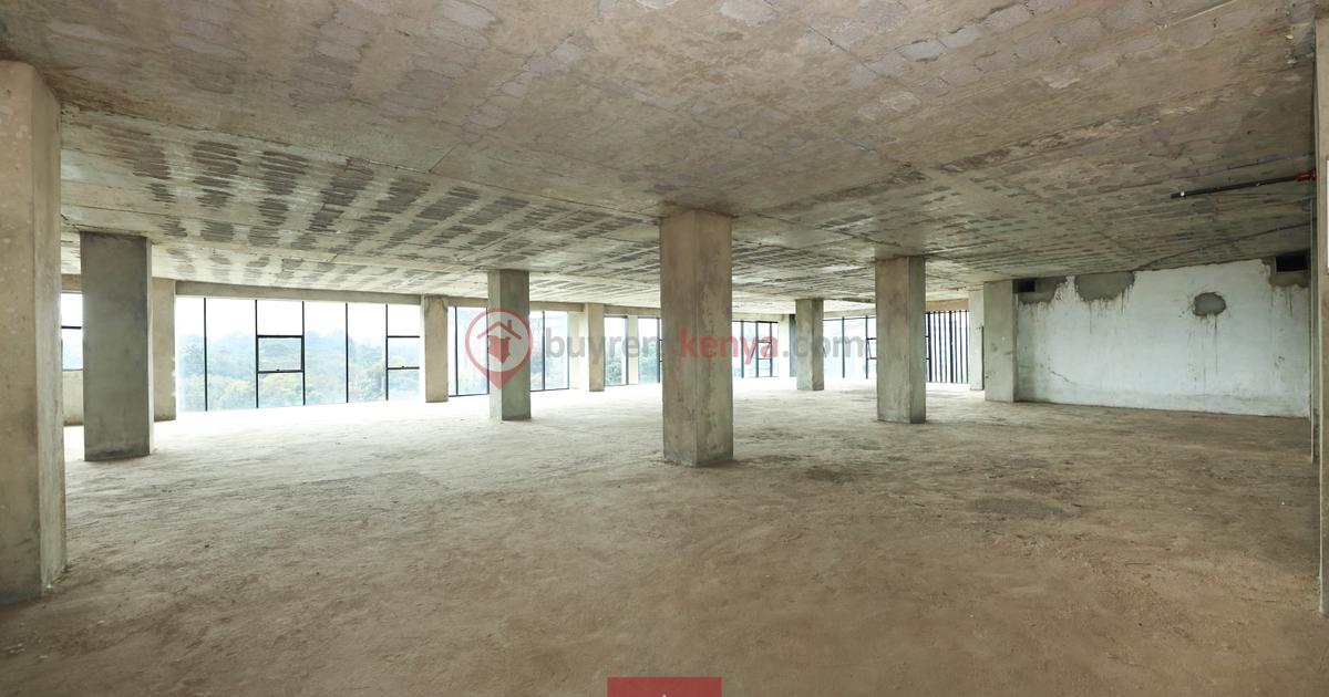 4,000 ft² Commercial Property with Service Charge Included at Riverside ...