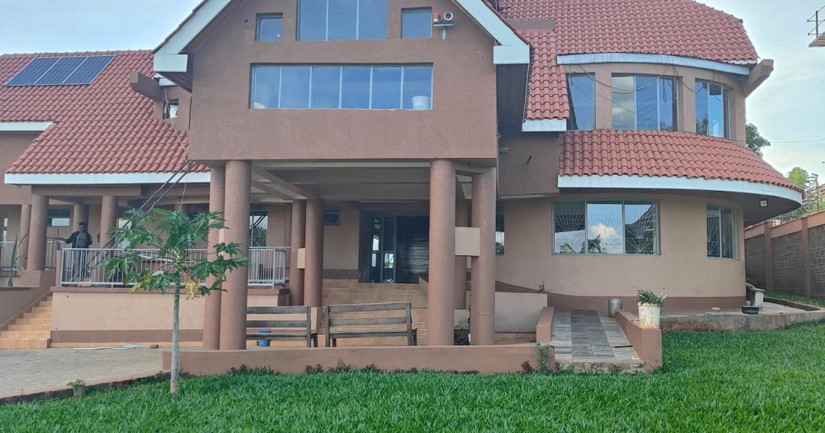 7 Bed House with En Suite at Runda Gardens | BuyRentKenya