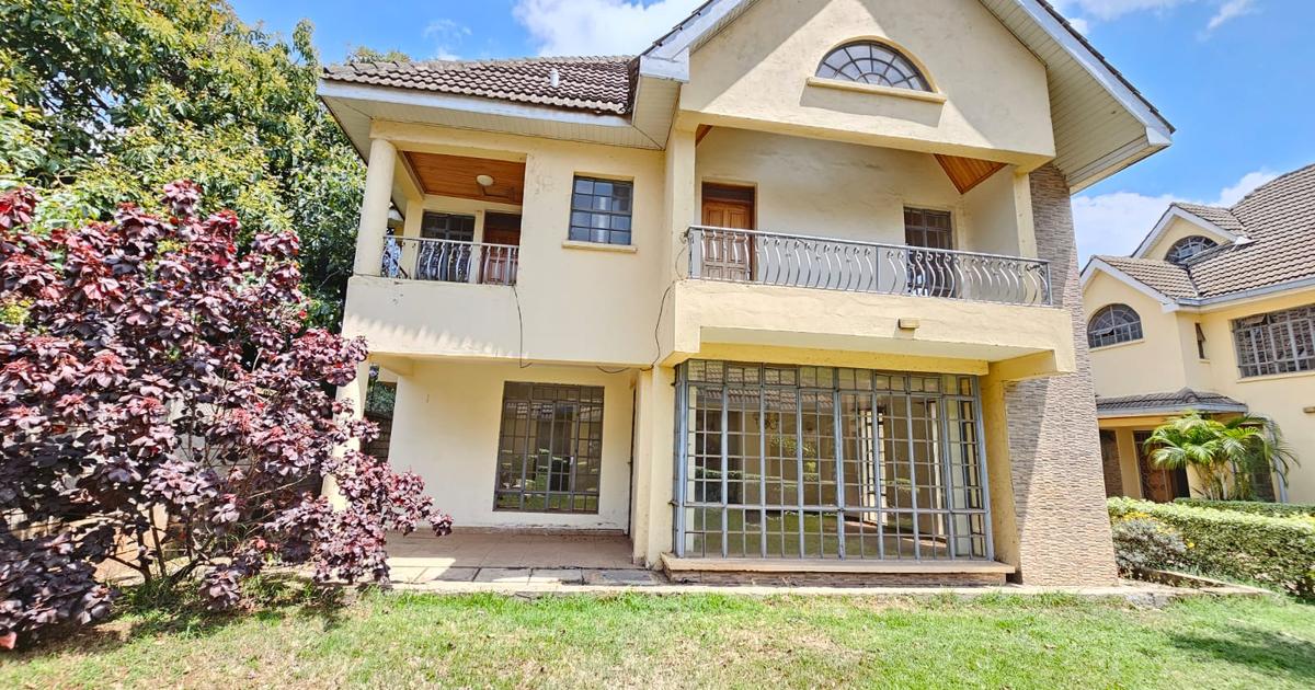 4 Bed House with En Suite in Lavington