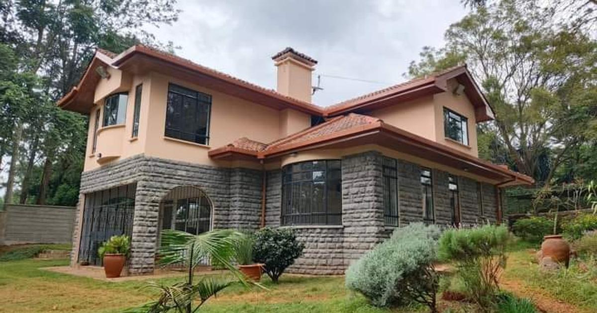 4 Bed House with En Suite in Rosslyn