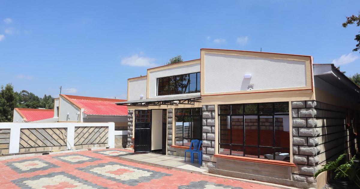 3 Bed House with En Suite at Olkari Rd | BuyRentKenya