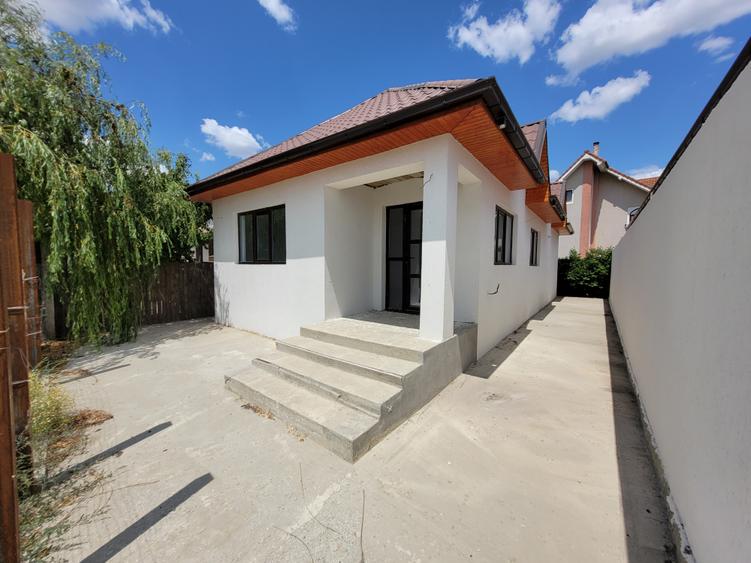 Casă individuală 85 mp cu 2 camere în Lumina preț 85.000 € | Imobiliare.ro