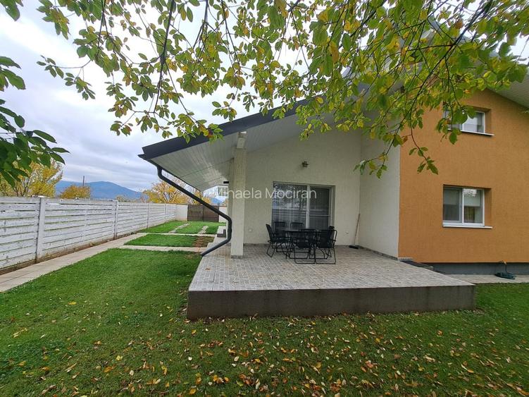 Casă individuală 190 mp cu 4 camere în Tărlungeni preț 900 € / lună ...