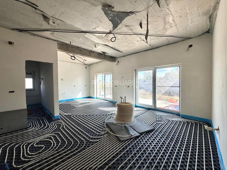 Duplex 150 mp cu 3 camere în Săcălaz preț 170.000 € | Imobiliare.ro