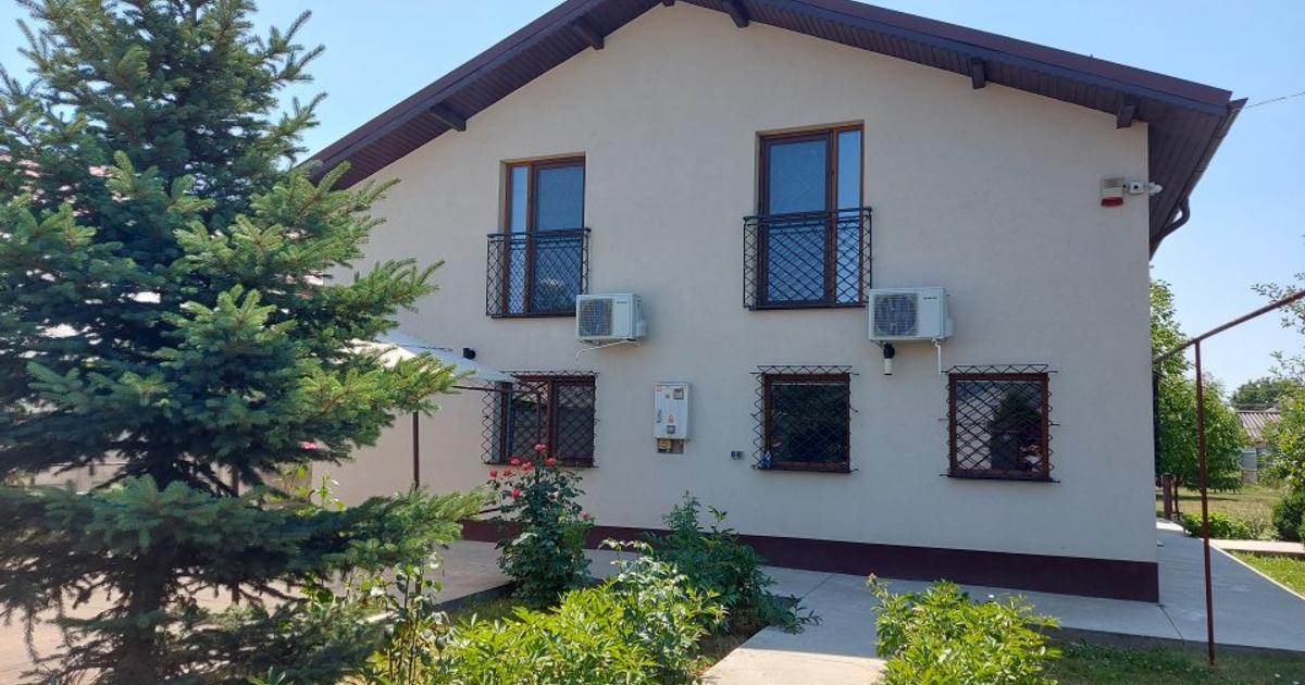 Vila cu 7 camere, potrivita firma/cabinet medical, curte mare ...