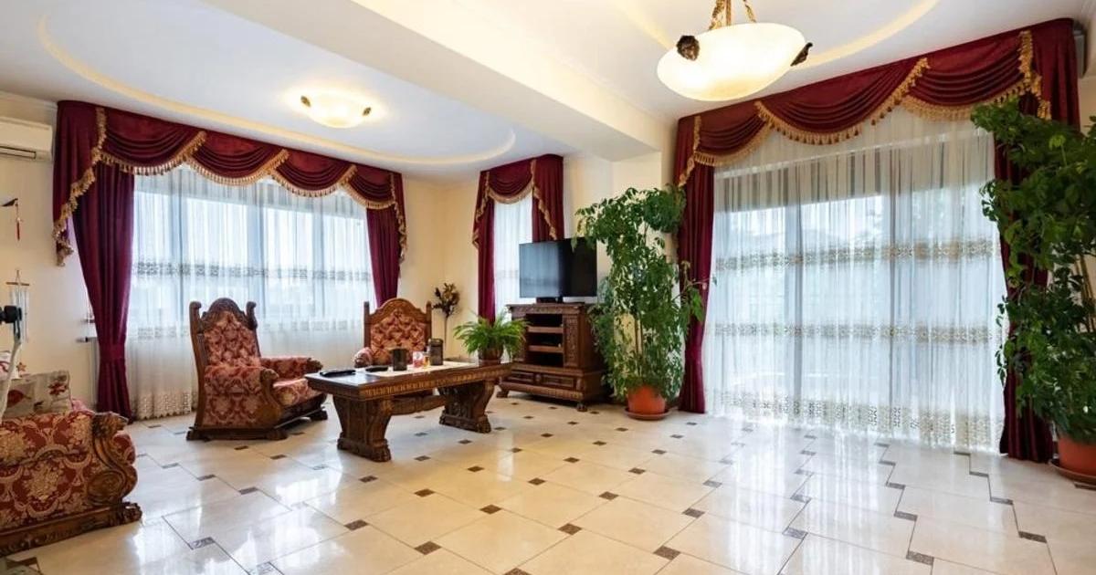 D+P+E+M Damaroaia lac,1000mp teren,7camere elegante,7bai,curte pavata ...