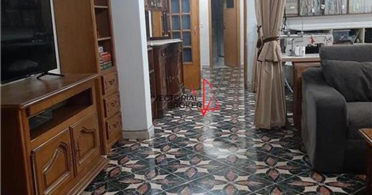 Apartament 4 cam transformat in 3 Piata Minis | Imobiliare.ro