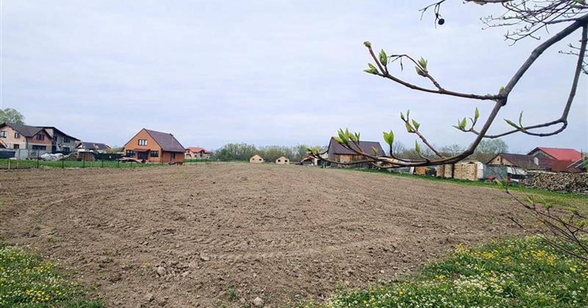 Teren Construcții intravilan de 1683 mp, în Lunca Calnicului preț 52. ...