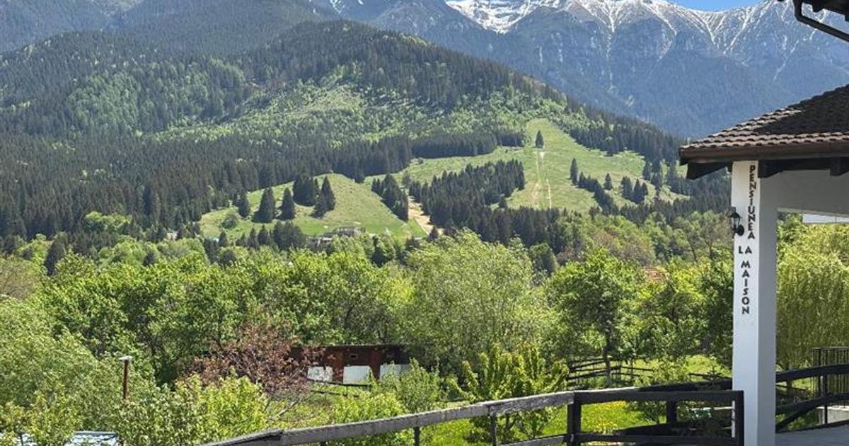 Pensiune:3 km de Castelul Bran,2.900mp teren,piscina,ciubar,teren sport ...