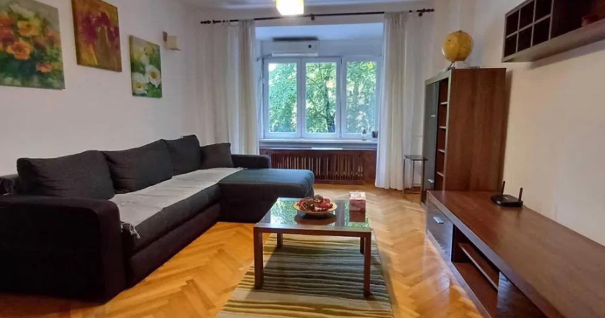 Piata Unirii FANTANI METROU ,bl.2000,et.1/8,Amenajat,mobilat utilat ...