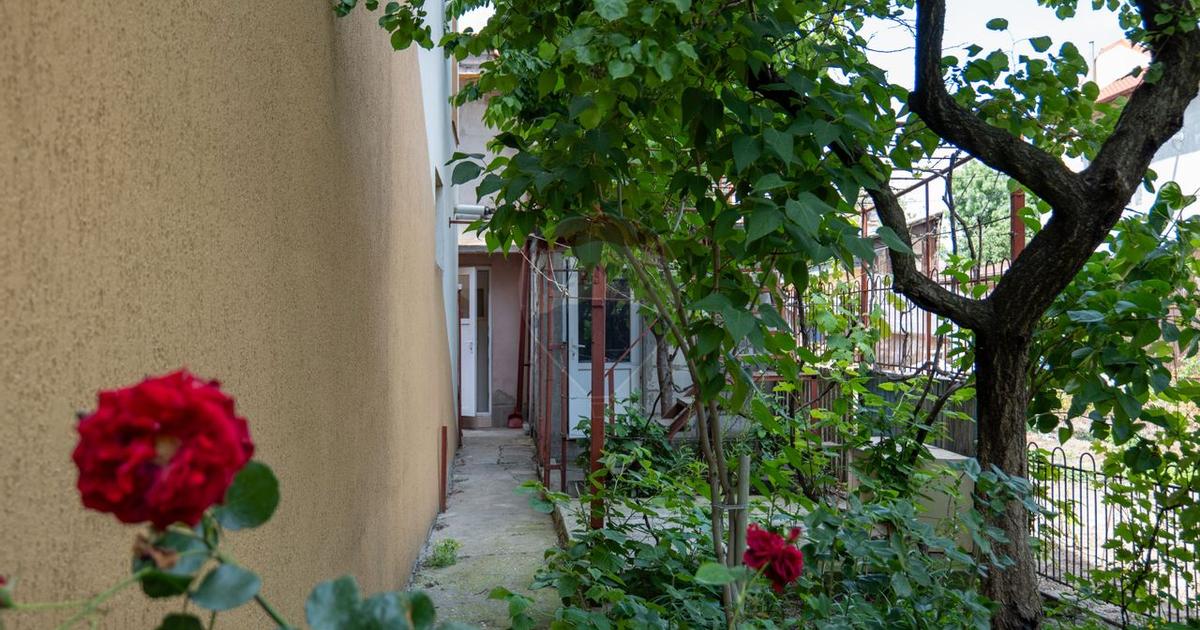 Casă 100 mp cu 4 camere în zona Andronache, Sector 2 preț 92.000 ...