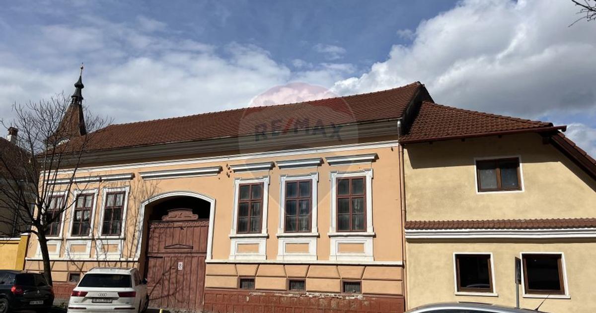 Casa / Vila cu 10 camere de vanzare in zona Ultracentrala Rasnov ...