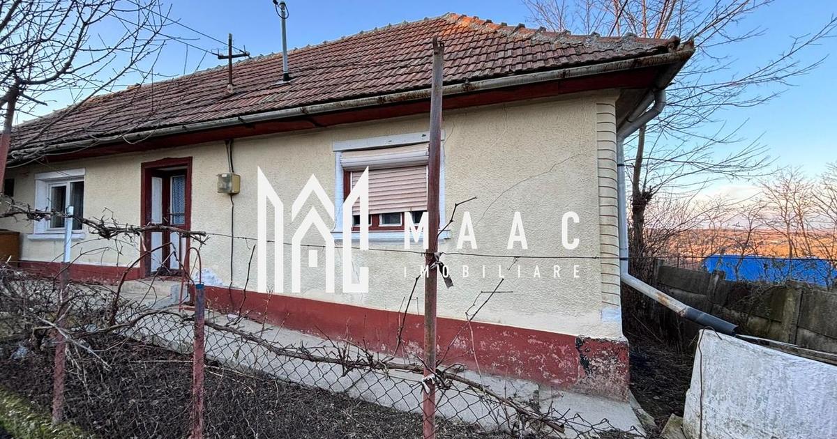 Casă individuală cu 4 camere în zona Est, Alba Iulia preț 45.000 ...