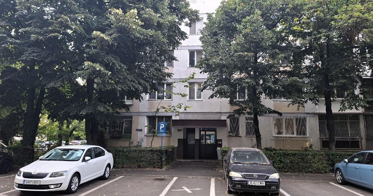 Apartament decomandat cu 2 camere în zona Berceni, Sector 4 preț 400 ...