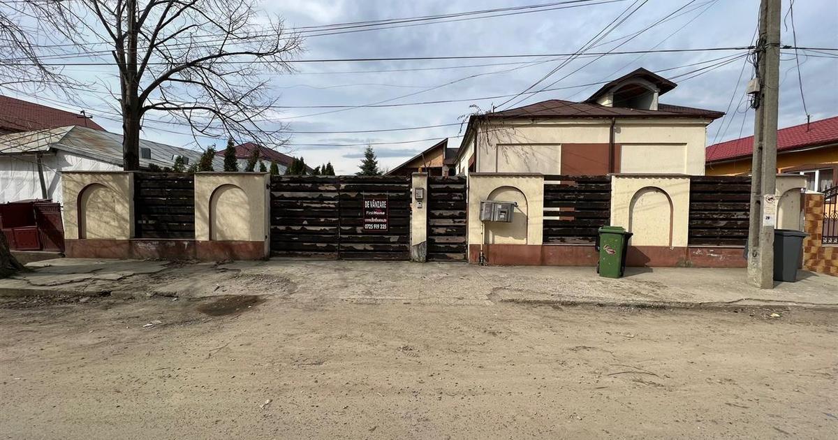 Casa constructie noua la rosu de vanzare P+M in Focsani | Imobiliare.ro