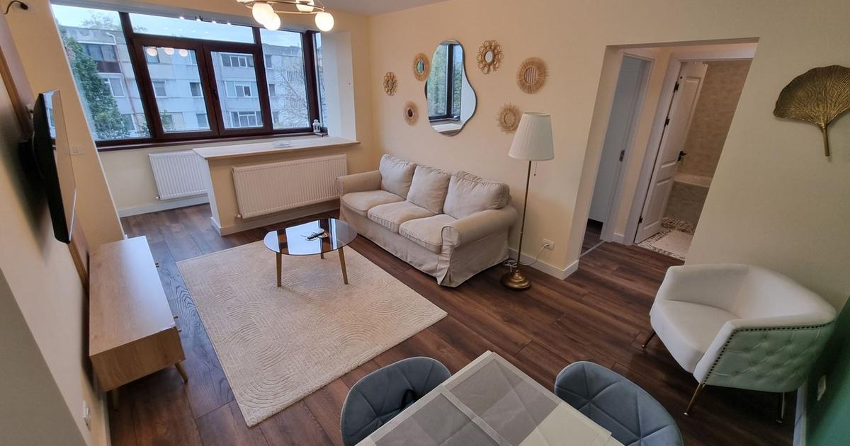 Apartament semidecomandat cu 3 camere în zona Tomis II, Constanța preț ...