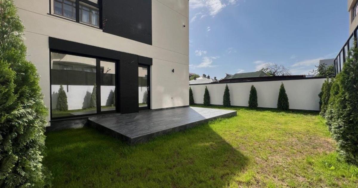 Case și vile cu 4+ camere de vânzare pe Strada Lectorului în Sector 1 ...