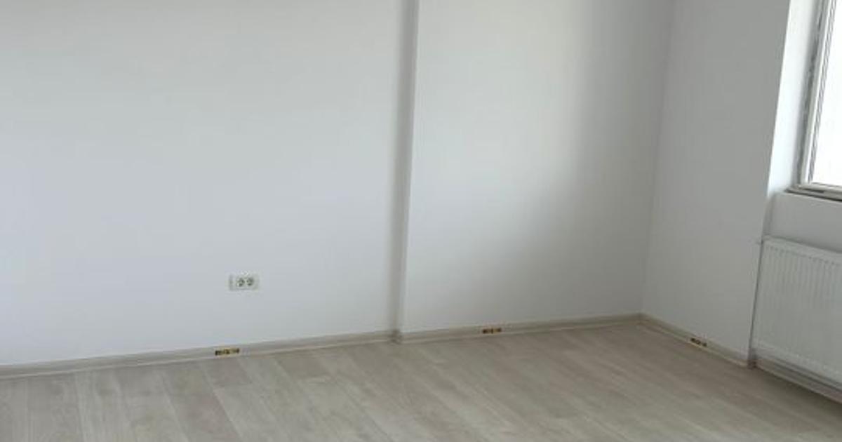 Garsoniera cu gradina proprie | Imobiliare.ro