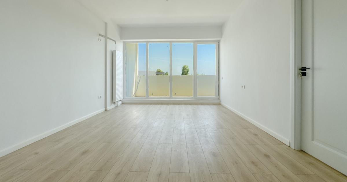 Apartament decomandat cu 2 camere în zona Nord, Mamaia preț 80.000 ...