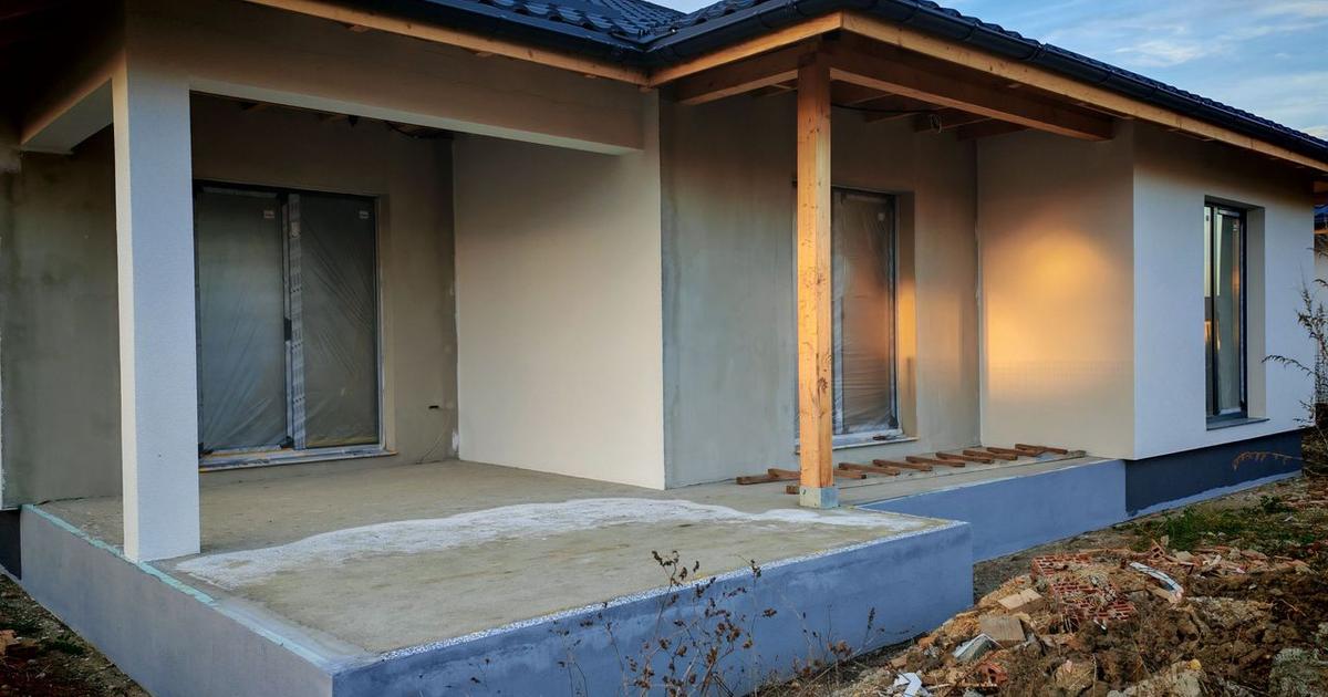 Casă individuală 118 mp cu 4 camere în Cristian preț 250.000 ...