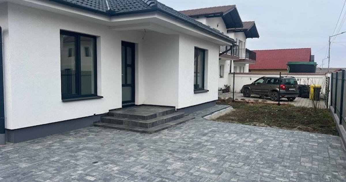 Casă individuală 99 mp cu 5 camere în Cristian preț 199.000 ...