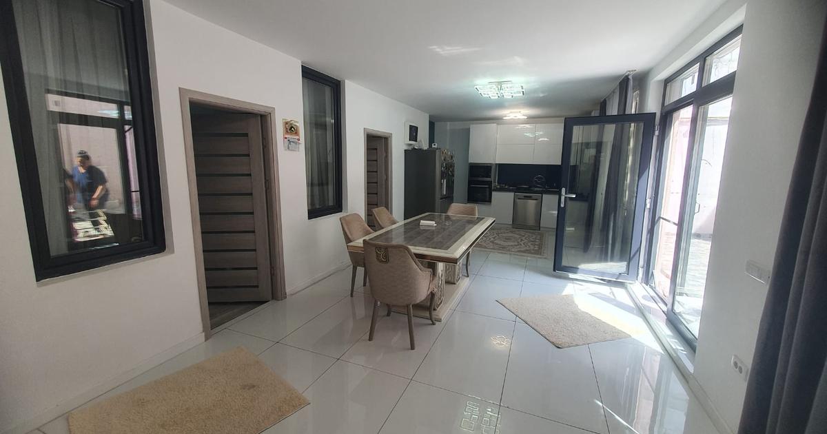 Casă individuală 85 mp cu 4 camere în zona Tomis II, Constanța preț 151 ...