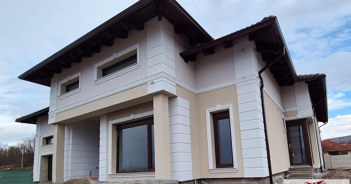 Casă individuală 406 mp cu 6 camere în Ciugud preț 350.000 ...