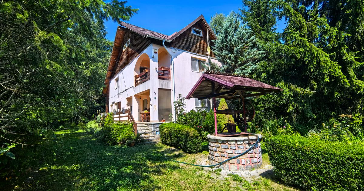 Casă individuală 200 mp cu 5 camere în zona Central, Breaza preț 190. ...