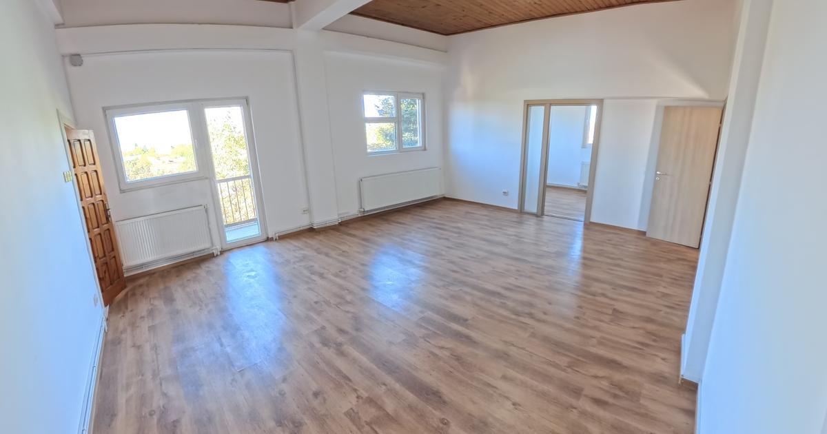 Casă individuală 600 mp cu 12 camere în Cățelu preț 780.000 ...