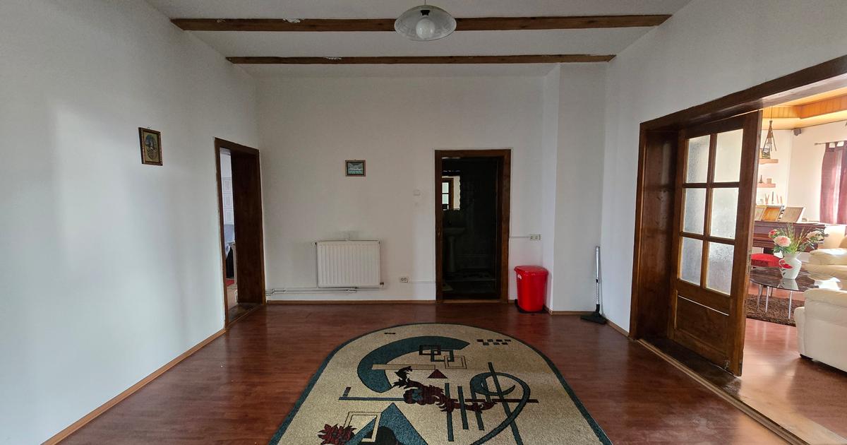 Casă cu 7 camere în Utvin preț 197.000 € | Imobiliare.ro