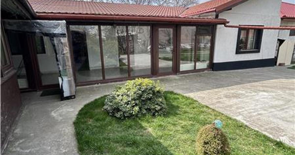 Casa la sol din BCA cu 3 camere, 4 bai, teren 555 mp, Eforie Sud ...