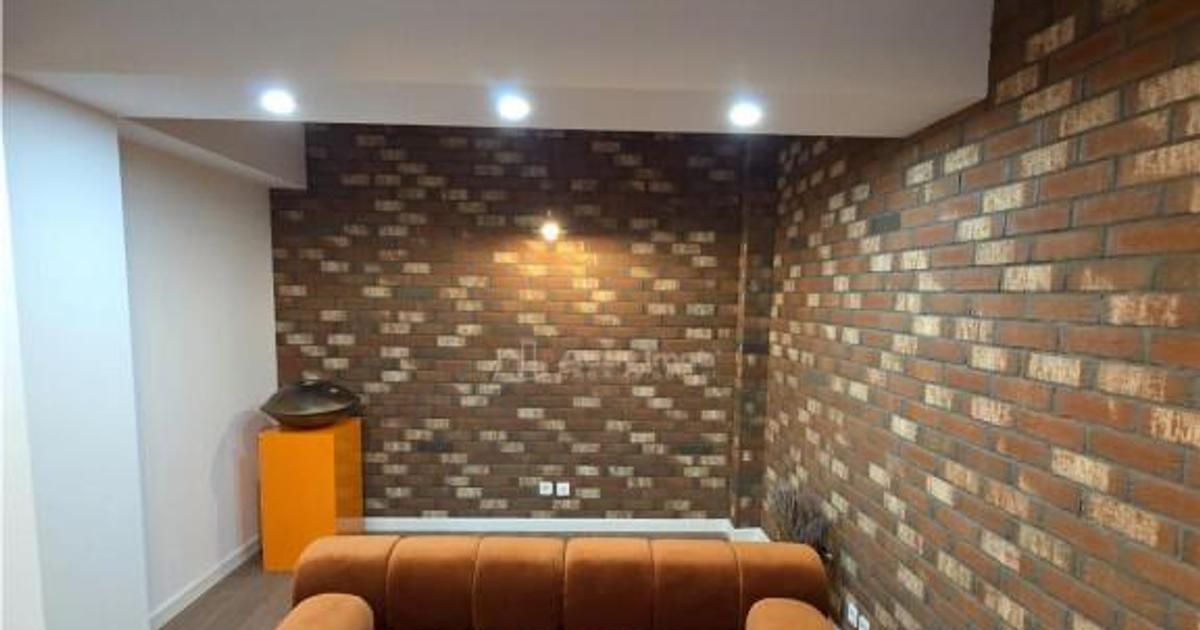 Casă cu 4 camere în 1 Decembrie preț € 1.200 / lună | Imoradar24