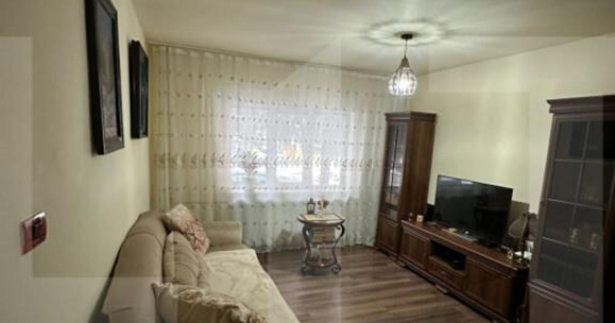 Apartament semidecomandat cu 2 camere în zona Aurel Vlaicu, Arad preț € ...