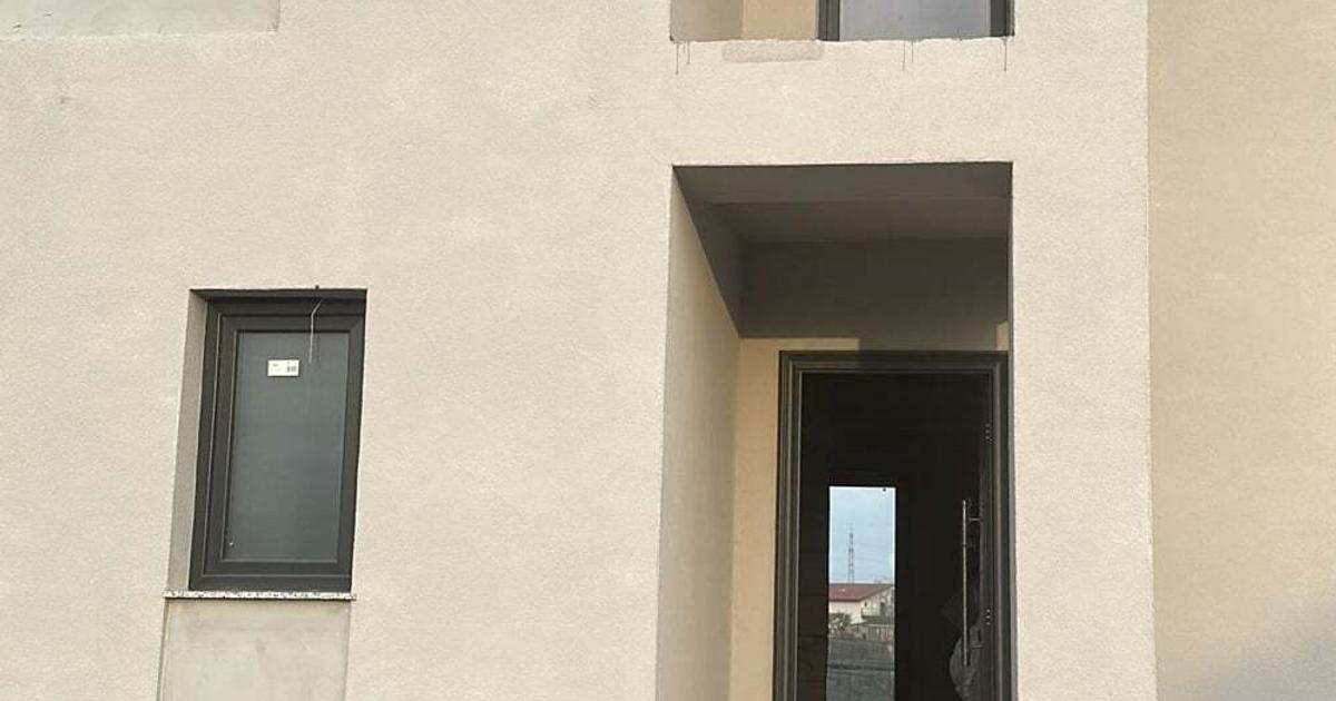 Casă cu 4 camere în Pantelimon preț 200.000 € | Imoradar24