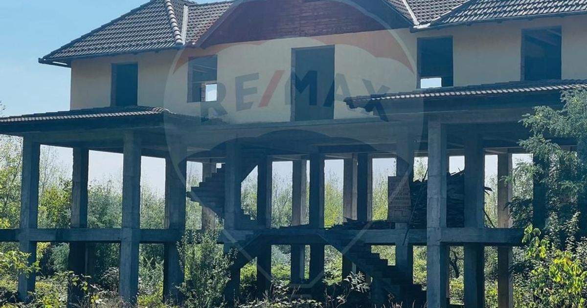 Casa / Vila in constructie teren 3240 mp | Imoradar24